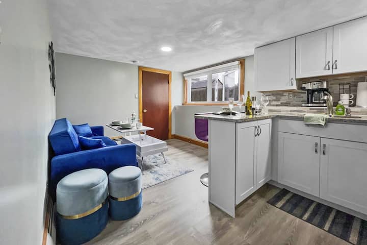 Suite At House Of L: Near Boston, Hospitals & Casino  Fast Wifi, Driveway - Beverly, MA