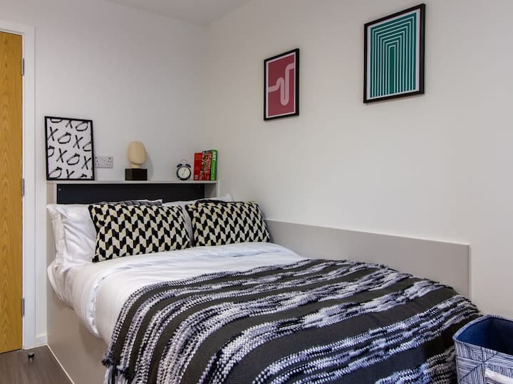 Student Only 4 Bedroom Apartment Located In The H… - Whitstable