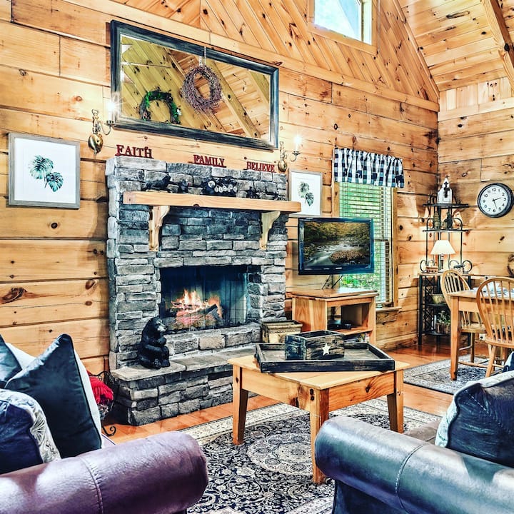 Dollywood Cabin/pet Friendly/hot Tub - Pigeon Forge, TN