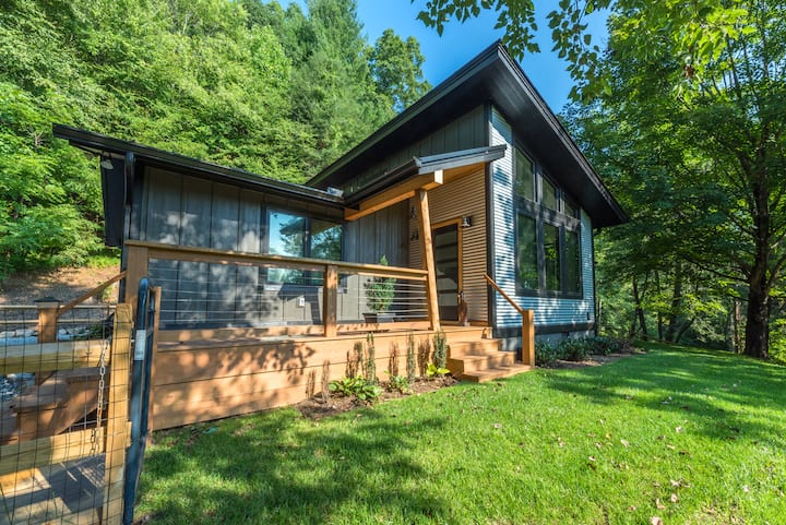 Falling Waters Cabin | Sleek & Stylish One Level Living - Sierra Nevada