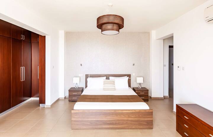 R 1489 Chateau Moderne With Pool, Sun Beds & Verneda. - Paphos
