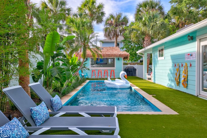 Tropical Modern | Pool, Walk To Beach, 2 En Suites - Jacksonville Beach, FL