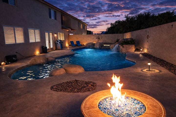 Vegas Oasis! 5br, Heated Pool, Spa, Pool Table - Henderson, NV