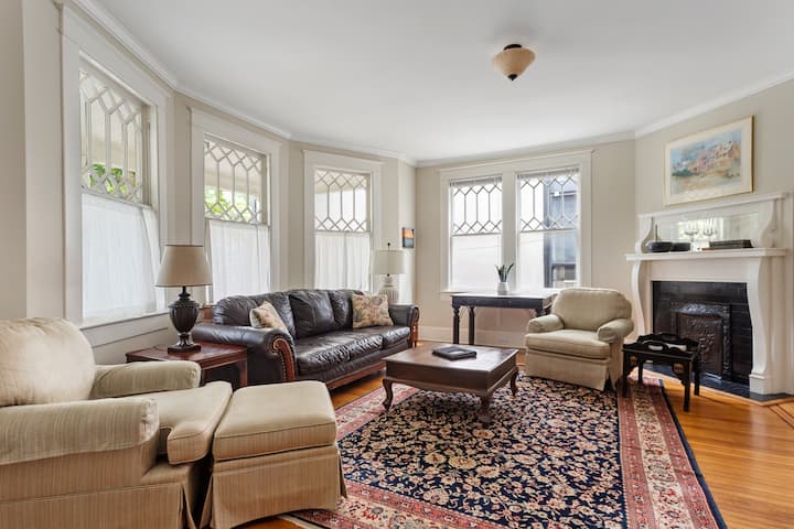 Downtown Luxury | Rutledge Avenue Inn (Suite A) - Charleston, SC