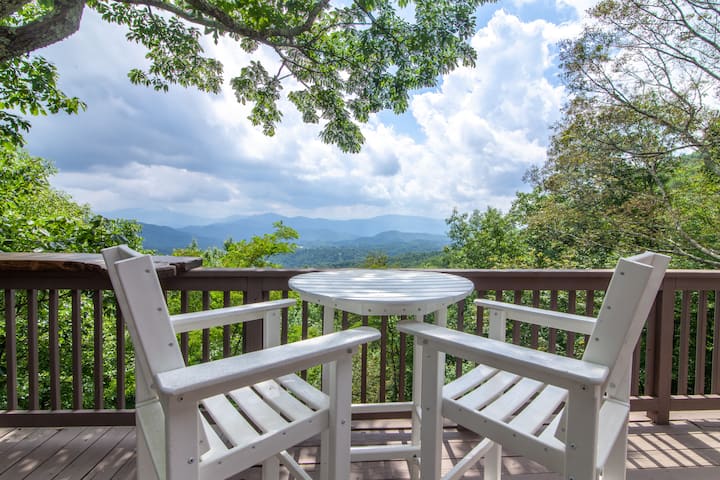 6bd / 5ba Am Bewaldeten Berghang Mit Long Range Views, Whirlpool, King Suiten, Billardtisch, In Der Nähe Von App Ski Mtn! - Boone, NC