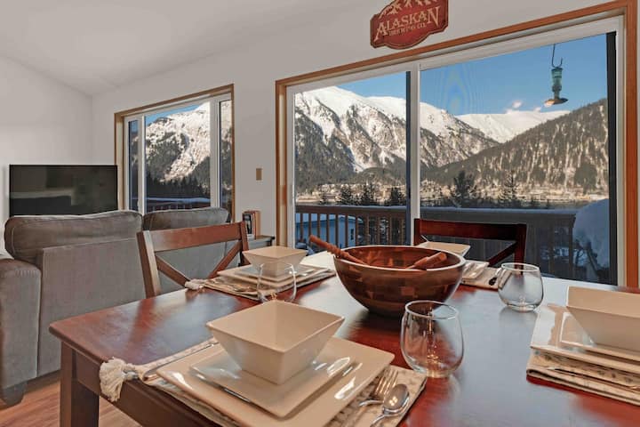 South Douglas Gem With Mountain And Ocean View - Juneau, AK