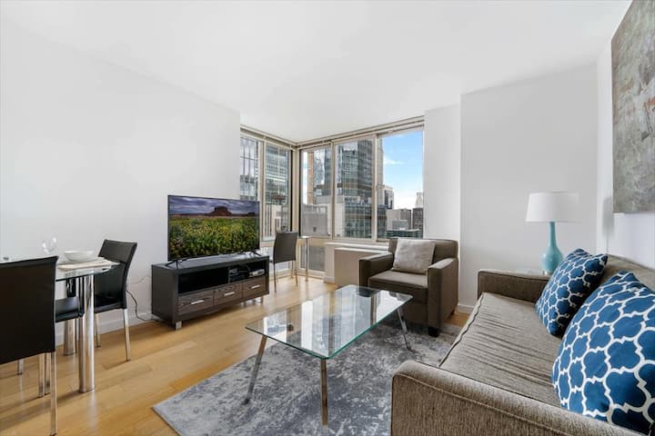 Luxury 1br At 8th & Broadway | Hells Kitchen Nyc - New York City