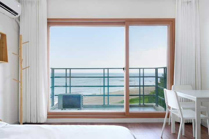 Yangyang Slow Wave Ocean View Family Pension - Sokcho
