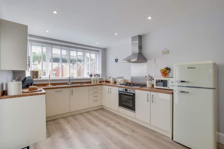 4 Bed In Mumbles (Oc-hh640) - The Mumbles