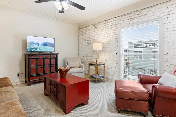 Charming Condo In Downtown Laurel—walk To It All - Laurel, MS