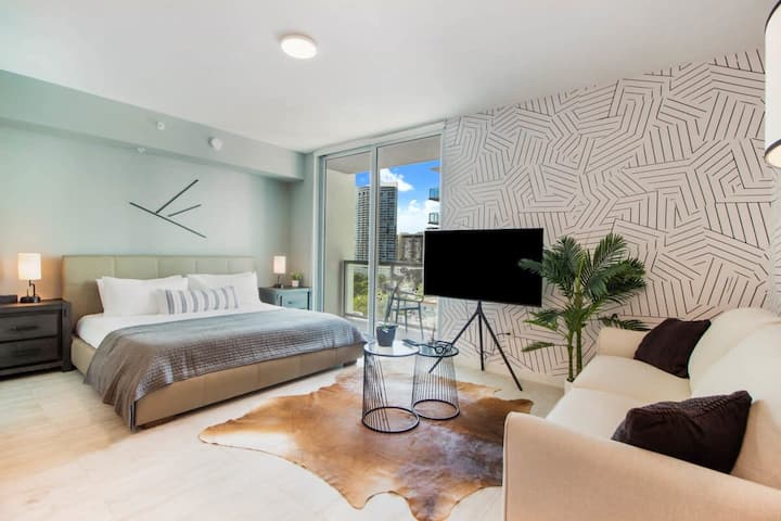 Bay & Pool Views Beautiful Studio-miami Design Dst - Miami