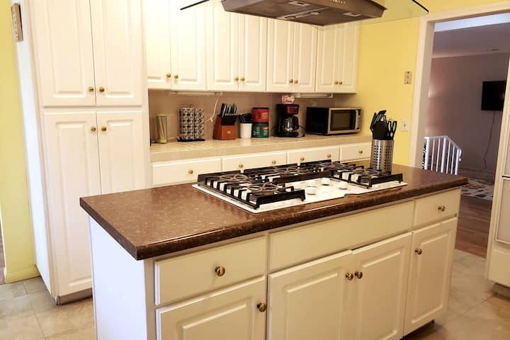 Big 4 Bedroom House, Patio, Bbq, Plenty Of Parking - 출라비스타