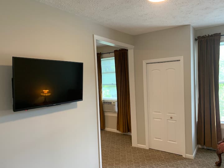 Widmer Suite In The Historic Naples Hotel - Naples, NY