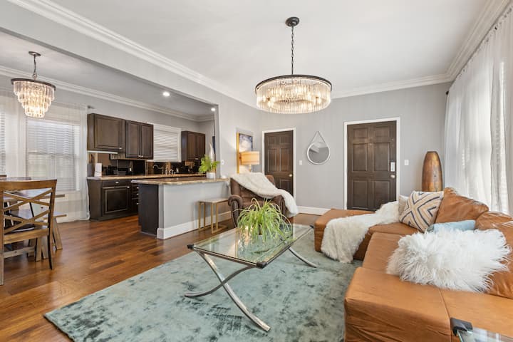 Spacious 1br Retreat On Dallas’ Swiss Avenue - Dallas, TX