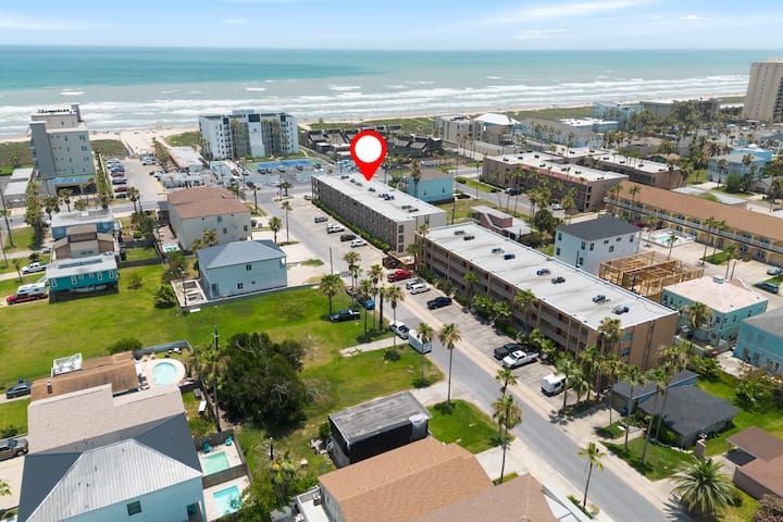 2 Bed 1 Bath Condo By Beach & Entertainment! - South Padre Island