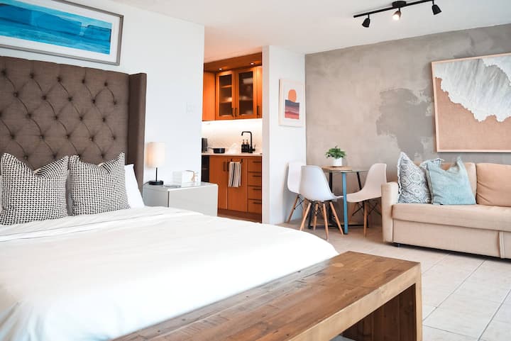 Amazing Sunset/ Ocean View Beachfront Studio - San Juan