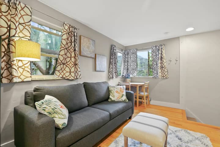Beautiful Carriage House | Near Botanical Gardens - Washington Park - Denver