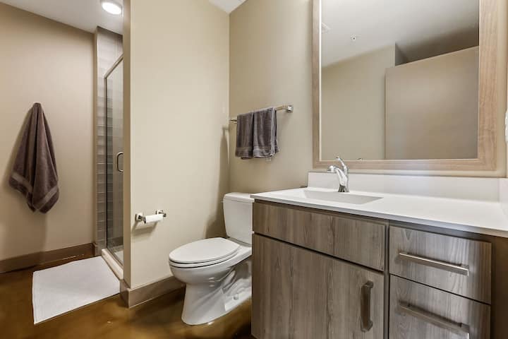 Minnestay* Sable 308 | North Loop | Target Center - Minneapolis, MN