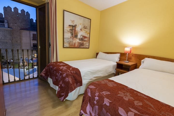 Double Room With View In Hostal Puerta Del Alcázar - Ávila