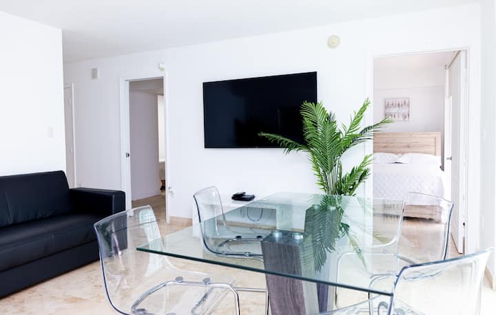 Awesome 4br Apt @Brickell, Free Parking - Miami, FL