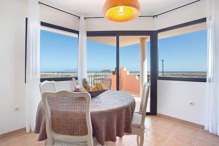 Vista De Lobos - Corralejo