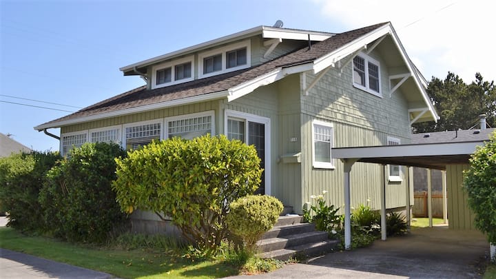 719 N Downing - Close To Beach And Town – - Cannon Beach, OR