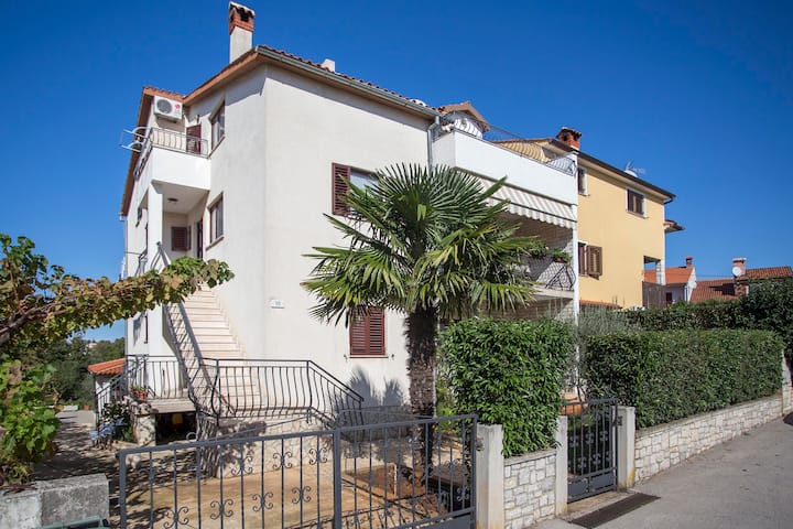 Apartments Milan Rovinj - 羅維尼