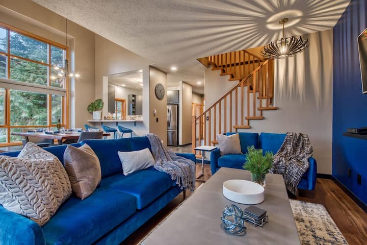 Blacktail Lodge: Ski In/ski Out, Walk To Village - Sun Peaks Resort, BC