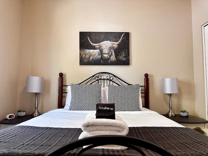 Cheerful New 2 Bedroom Home In Cul De Sac Netflix - 鳳凰城
