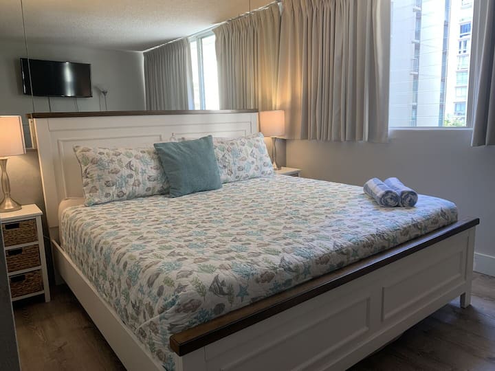 Taxes/fees Included! 8 Minutes To Beach - Honolulu