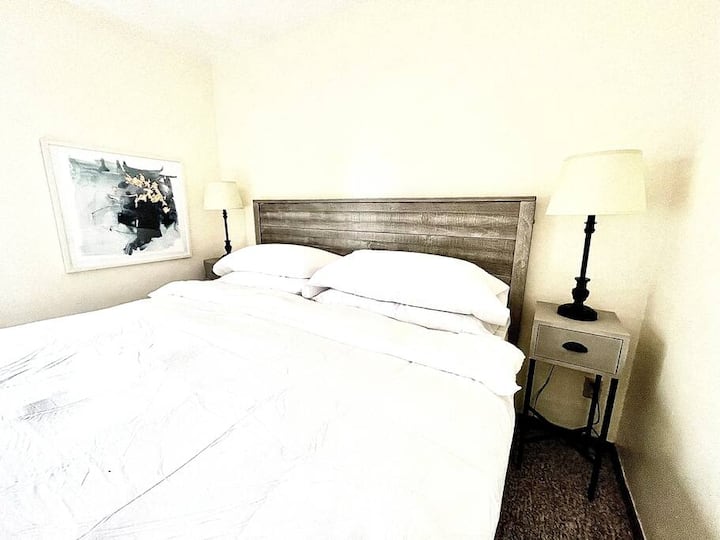 Willy St Apt Pets And Parking Free.fully Furnished - Madison