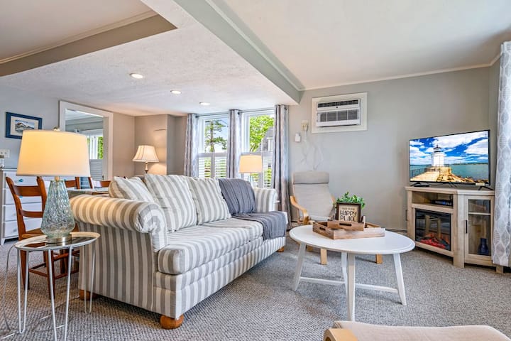 Beautiful Inn, Lighthouse Landing. #1 Ocean Cove - Ogunquit, ME