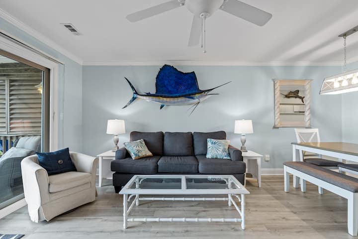 Pet Friendly Oceanside Townhome In Atlantic Beach, Nc-barefoot Ventures - Beaufort