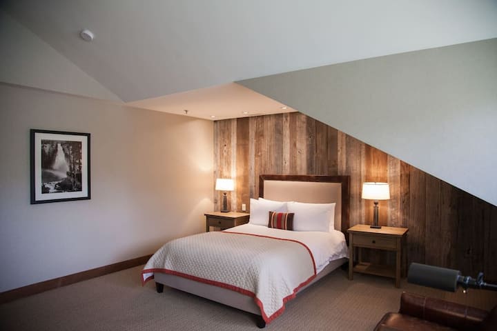 Manoir Saint-sauveur Hotel - Signature 1 Lit Queen - Saint-Sauveur