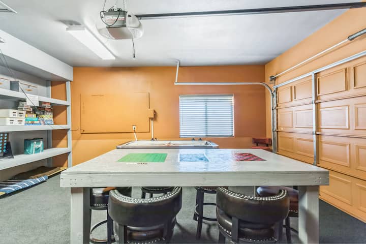 Modern 3br Villa W/game Room & Parking, Near Reno - Reno, NV