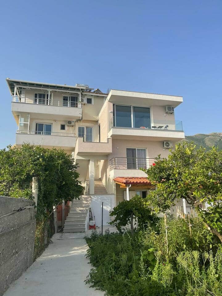 Seaside Escape: 1-bedroom Unit With Outdoor Dining - Borsh