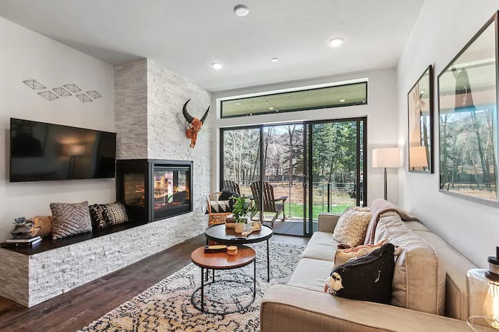 Luxury Condo•river View•patio•spa•$0 Cleaning Fee - Silverthorne, CO