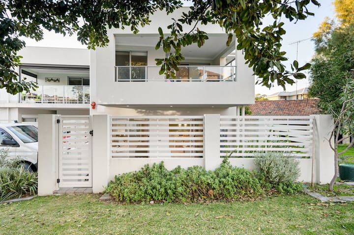 2 Bedroom, 2 Bathroom Near Beach & Free Parking!!! - Perth