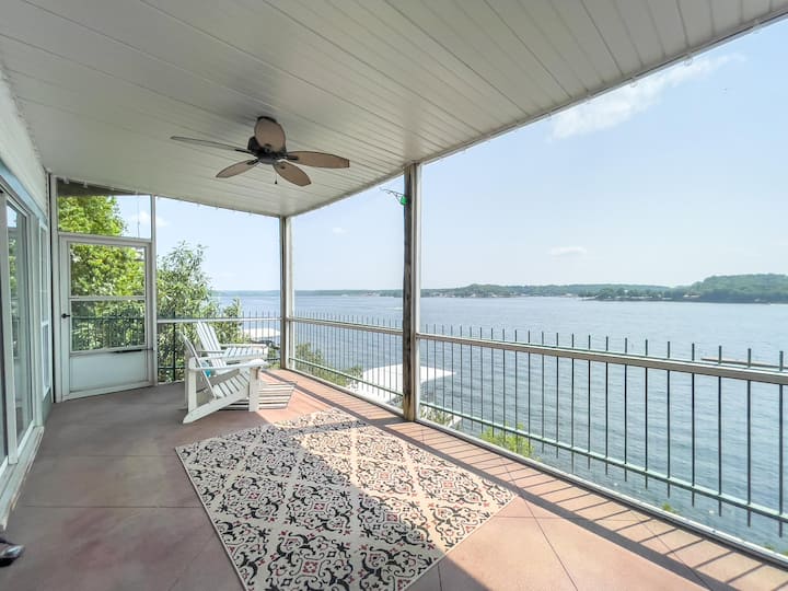 Ht901 - Impressive Lakefront Condo! - Lake Ozark, MO