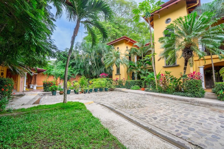 2br, 1 Ba, Ac, Walking Distance To Beach - Nosara