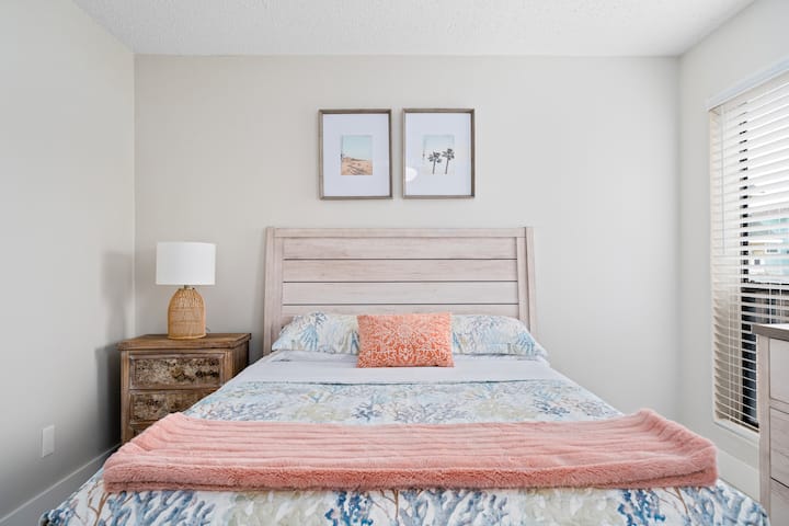 1st Floor, Pool Side W/boat Slips & Close To Beach - Corpus Christi, TX
