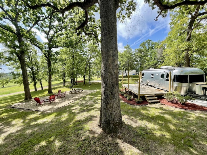 Hollywood Airstream - Palestine, TX