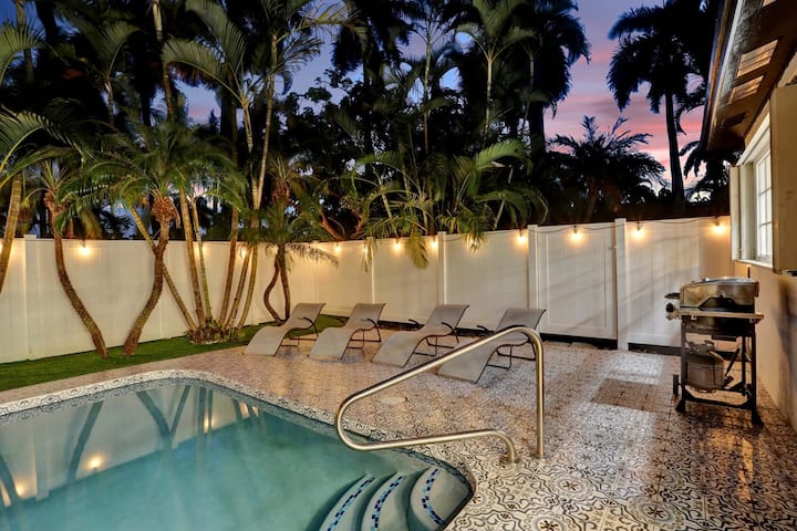 Luxury 5br Family Escape, Heated Pool, Playground - Hollywood, FL