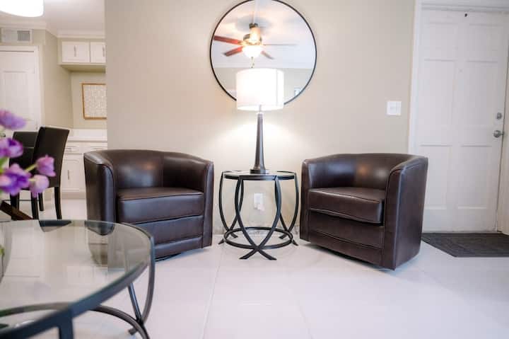 Paradise Shores #4 | 1 Block To Beach | 1 Gig Wifi - Pompano Beach, FL