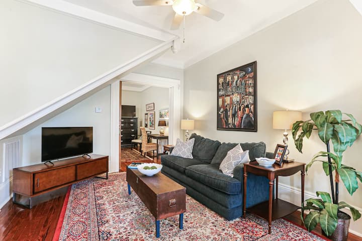 Spacious Canal St. 2br On Streetcar Line - Metairie, LA