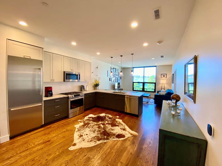 Heart Of Bozeman - Luxury Condo In Downtown Bozema - Bozeman, MT
