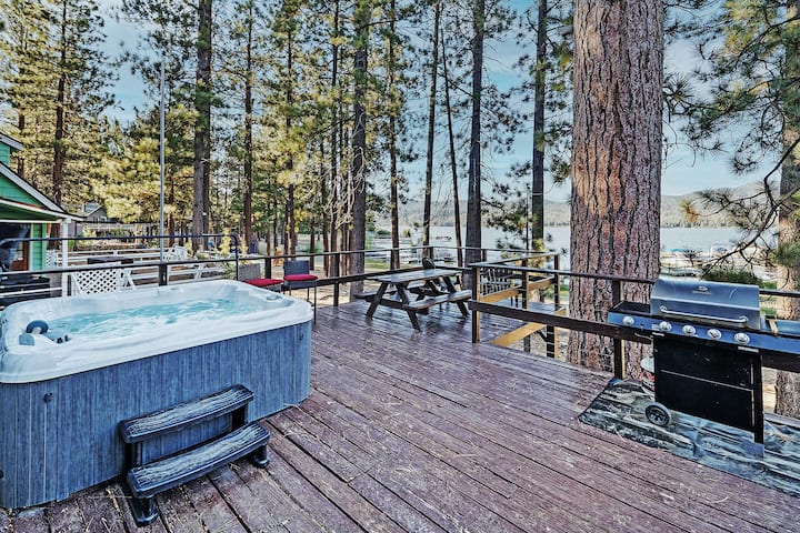 Lakeview Inn: Pool Table! Foosball! Shuffleboard! - Big Bear Lake, CA