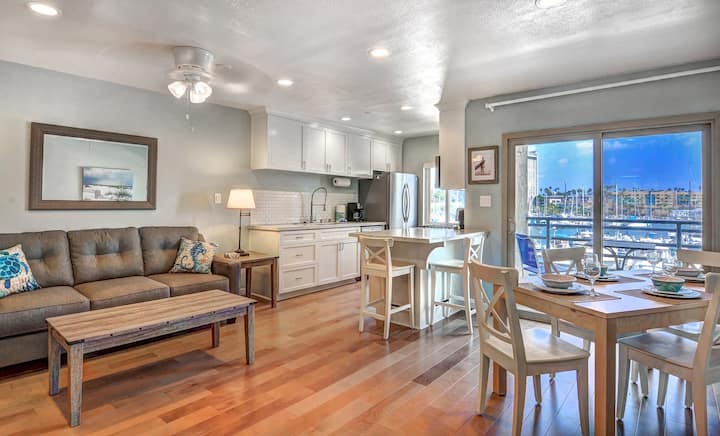 307b Steps From The Sand! Freshly Decorated With Harbor Views - Vista, CA