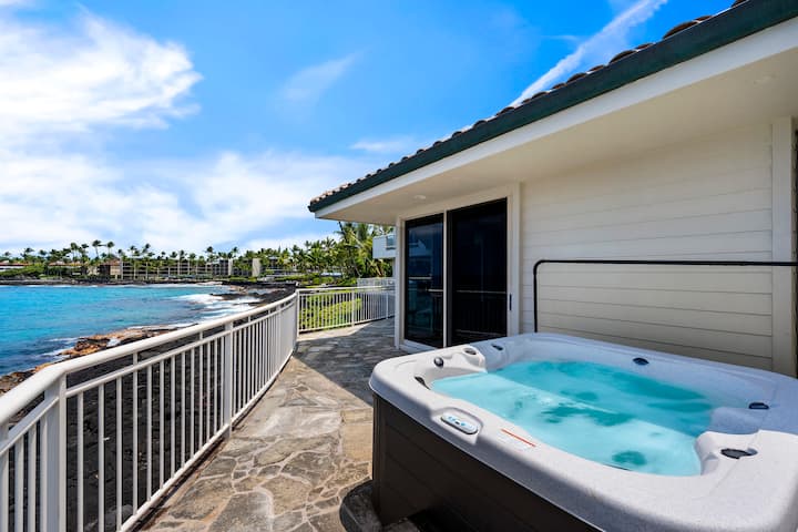 Ali'i Point #12: Oceanfront Getaway W/ Hot Tub, Ac, Lanai & Shared Pool - Hawaii