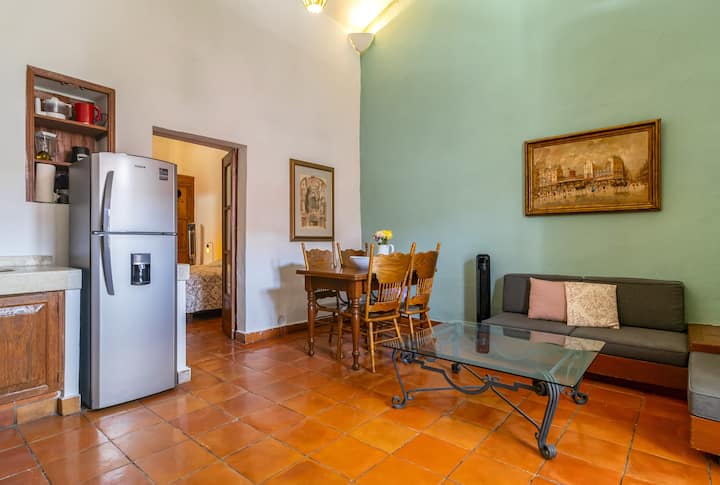 Suite On Main Street In Historic Downtown Wifi - Santiago de Querétaro